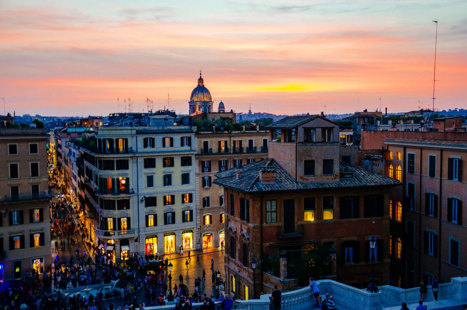 I tetti di Roma: una città infinita vista dall'alto – Kiwi The Explorer